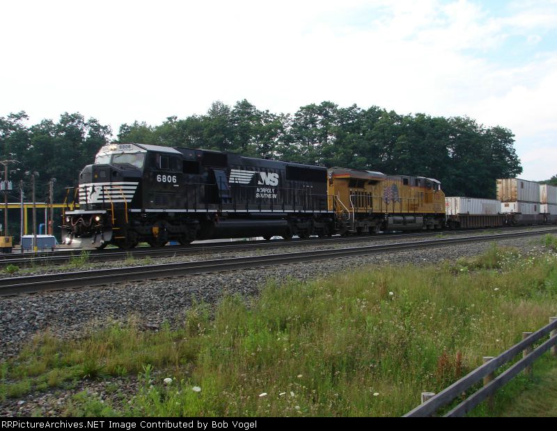 NS 6806 and UP 7731